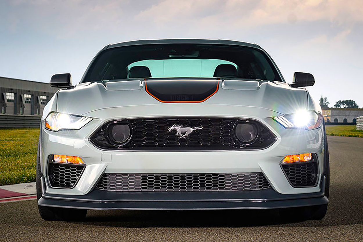 UNION BOSS REVEALS NEW FORD V8 ENGINE - Auto.