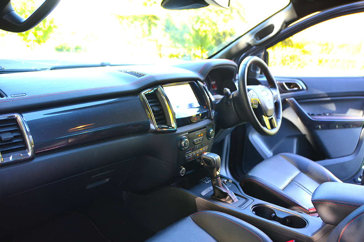 THUNDERBOLT & LIGHTNING — TOP FORD RANGER TESTED - Auto.