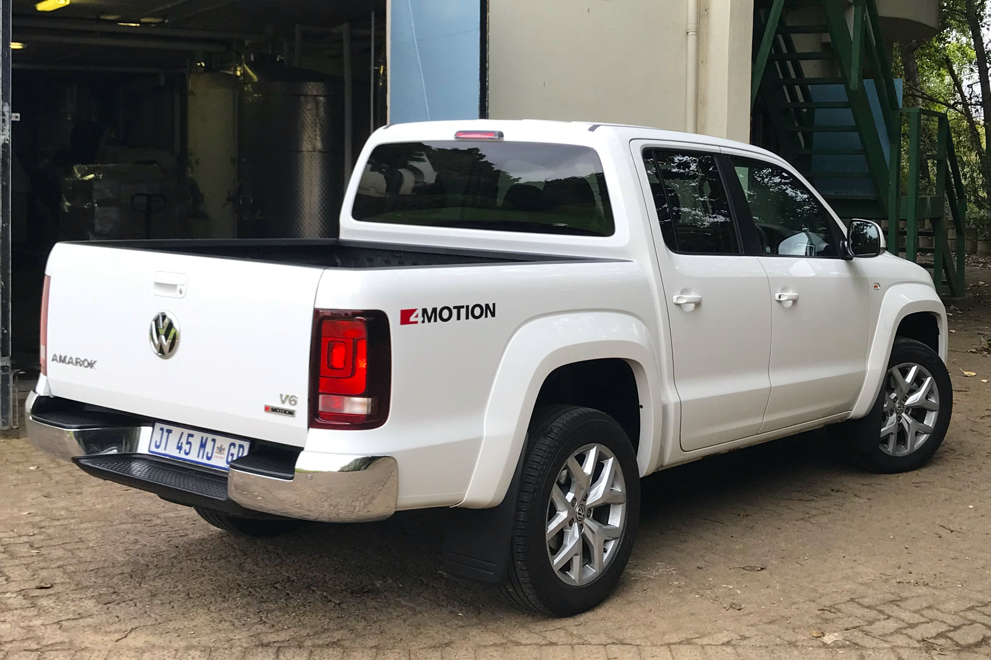POWERED-UP AMAROK TOPS THE BAKKIE PILE. WE PUT IT TO THE TEST - Auto.