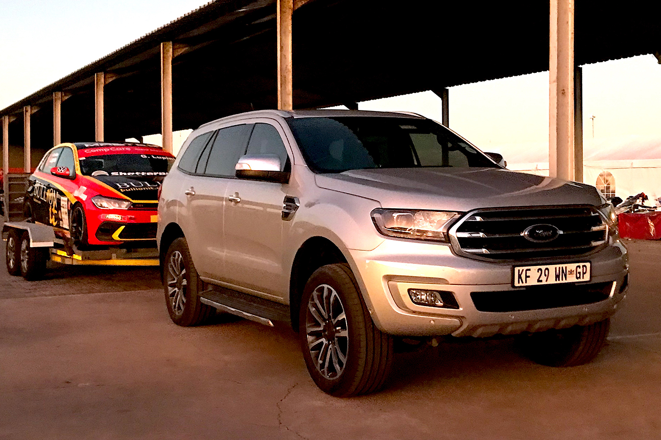 OLD SCHOOL STYLE. TOW TESTING THE EVEREST. - Auto.