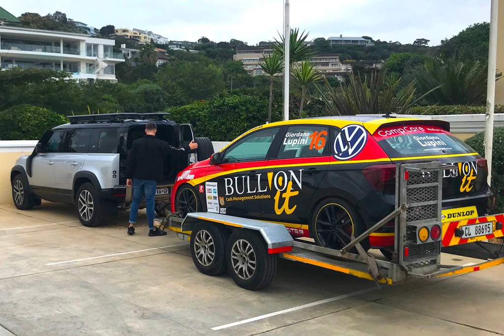 THE DEFENDER 110 CONUNDRUM. TOW TESTING A LEGEND - Auto.