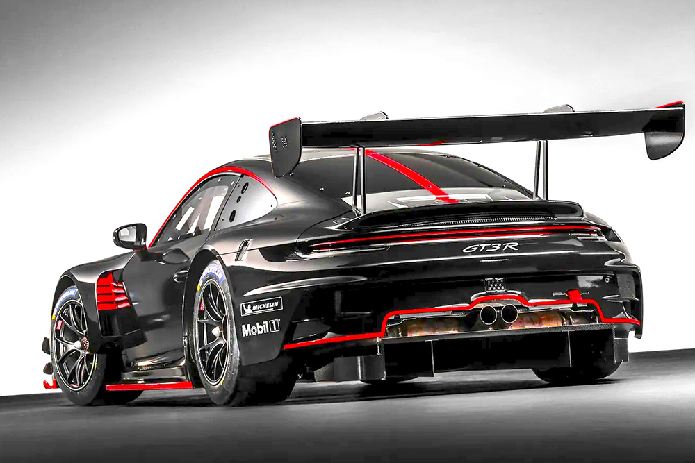 PORSCHE SHOWS RACE GT3-R, TEASES STREET RS - Auto.