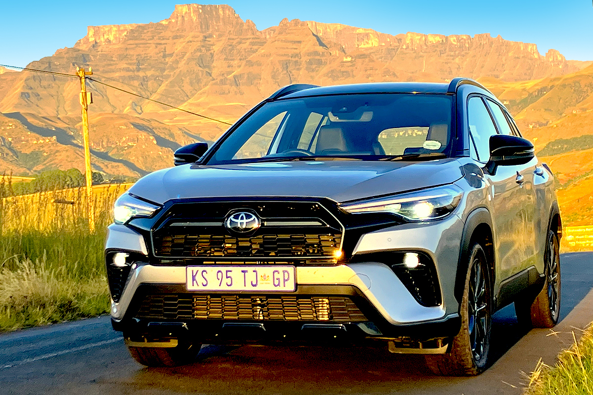 GAZOO TRANSFORMS COROLLA CROSS - Auto.