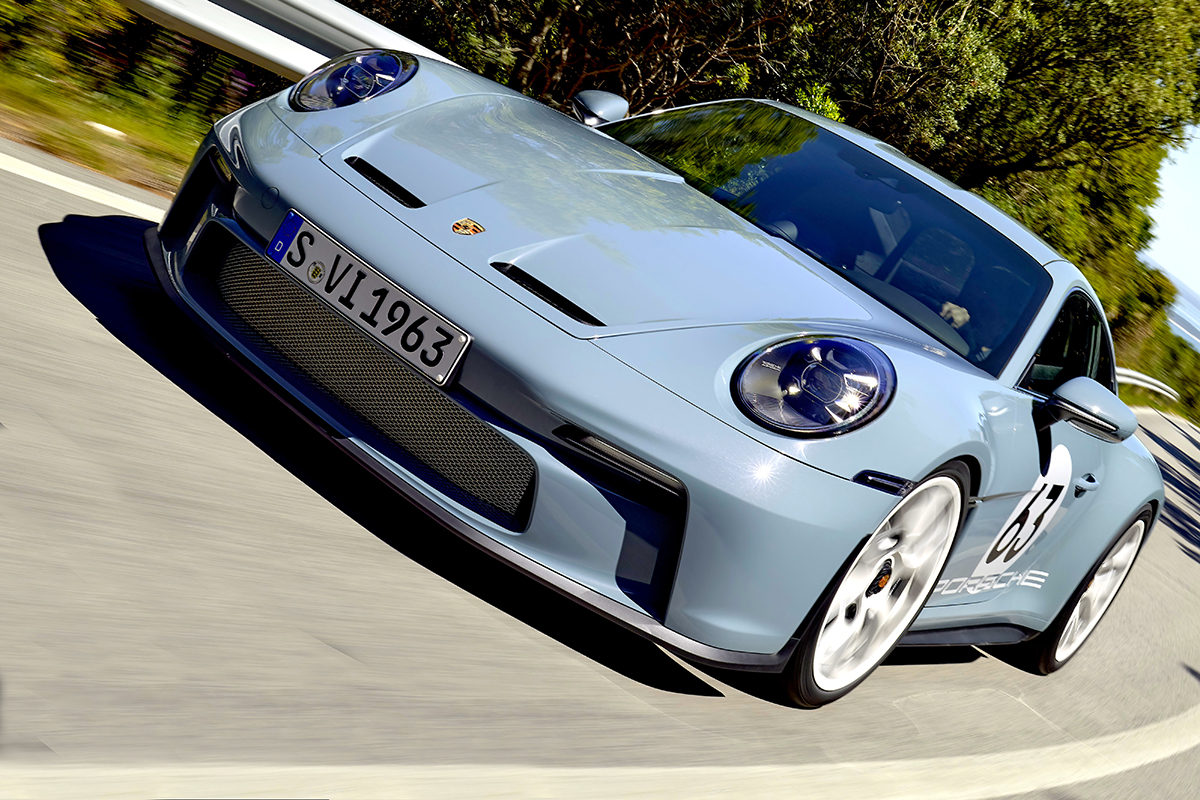 911 CELEBRATES 60 WITH WAILING LIGHTWEIGHT S/T - Auto.