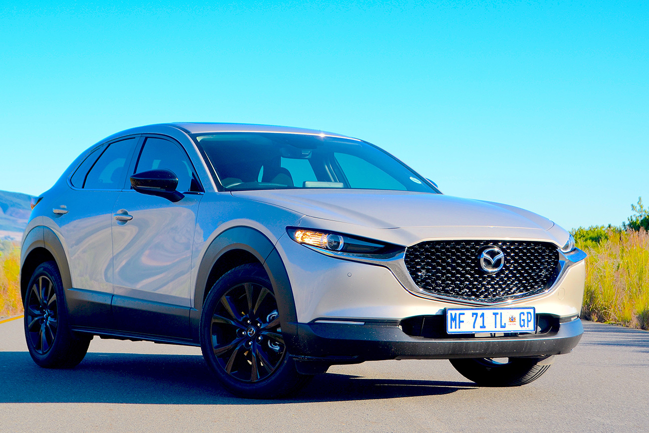 HOW CARBON MAKES CX-30 DIAMOND SHINE BRIGHTER - Auto.